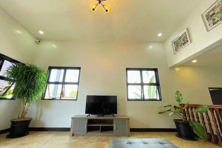Terra Vascileia W/ Garden And Mini Pool And Basketball Court Along Tagaytay Area - Amadeo