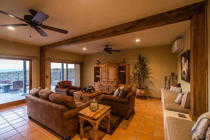 Chalet With Vineyard View At High Ridge Manor - California