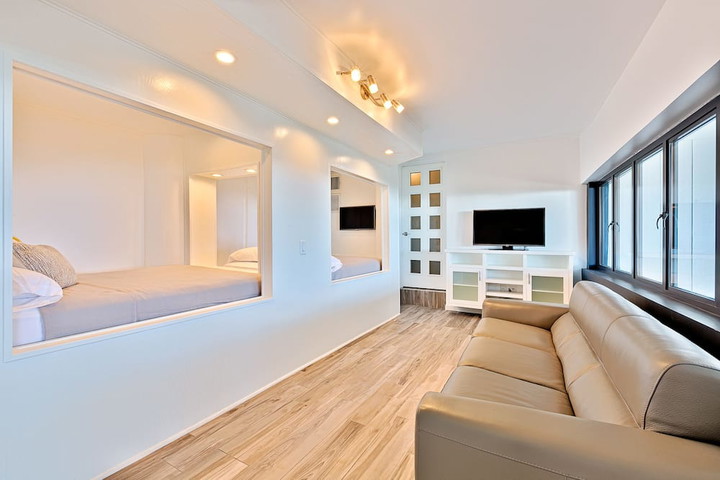 Newly Renovated, December 2025! Ocean Front, Amazing Ocean Views, With Spa - Malibu, CA