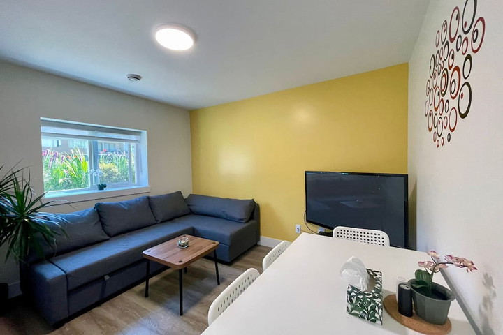 New Westminster Garden Suite: Pet-friendly, Sleeps 4, Weekly & Monthly Savings! - 新西敏