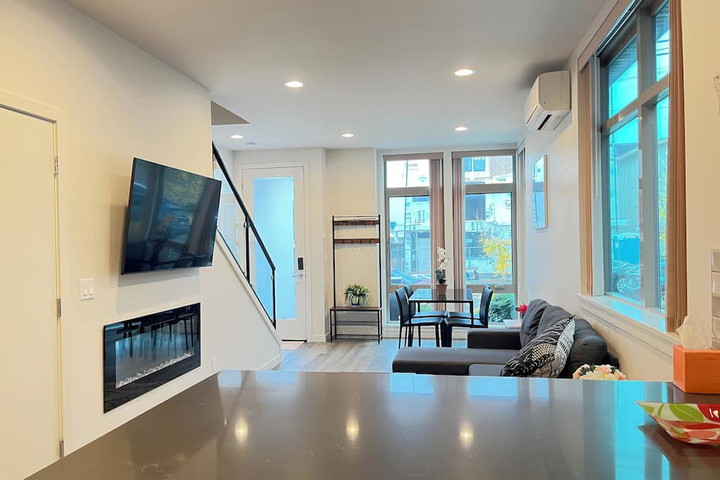 Bright New Home In Trendy Ballard - Seattle, WA
