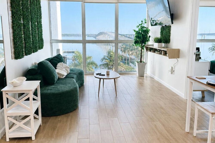 Waterfront Retreat In Downtown Fort Myers - Fort Myers