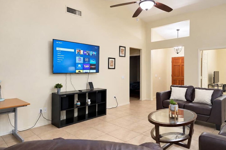 Pet-friendly 4br | Fenced Yard | King Bed - Chandler, AZ