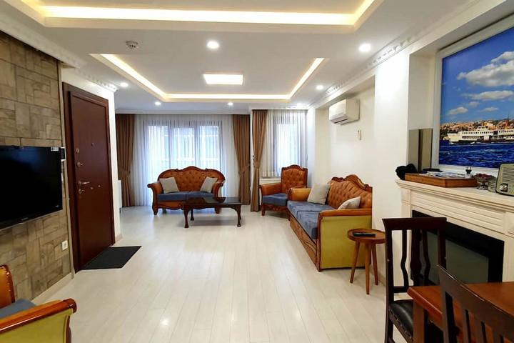Cihangir Superior Living 3br: Open Kitchen, 6 Guests, Public Transport Access - Beyoğlu