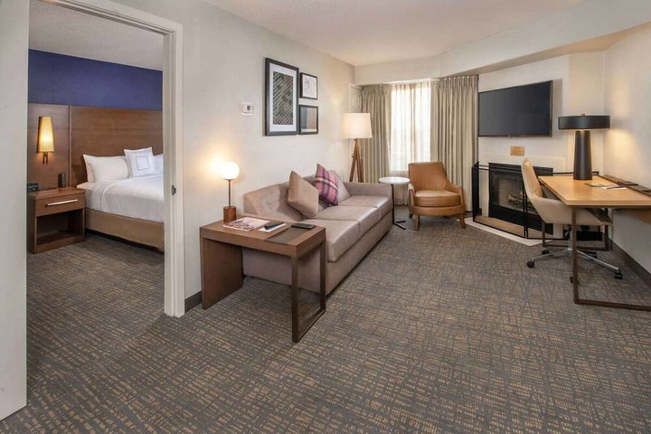 Always A Great Idea To Unwind! Pet-friendly, W/ Pool, Free Breakfast! - Baltimore