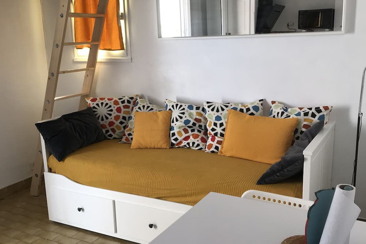 Joli Studio Avec Mezzanine - Bauduen