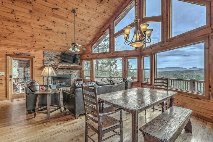 Dog-friendly Mountain Escape With Hot Tub & Views - Blue Ridge, GA