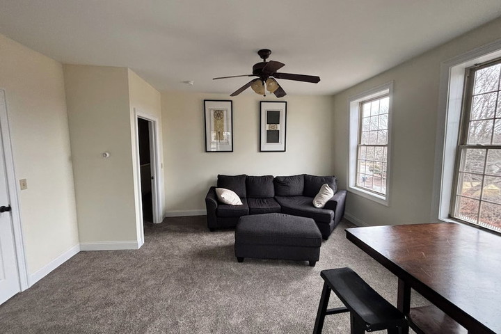 Charming 2-bedroom Apartment In Welcoming Putnam - 2nd Floor - Thompson, CT