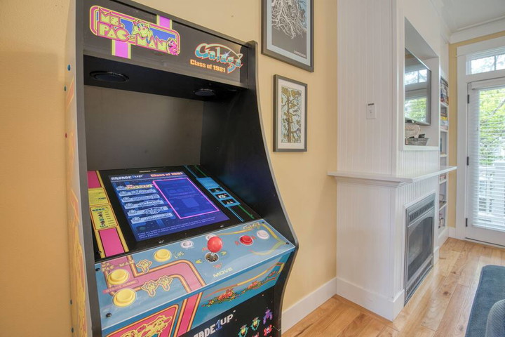 Seabrook Town Center Home, Arcade, Family + Dog Friendly, 5min. Walk To Beach - Pacific Beach, WA