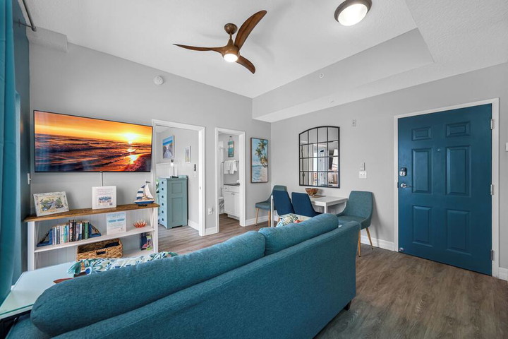 Mbr 502 -  Pool, Hot Tub, Gym, Steps To ️ Beach & Johns Pass! - Madeira Beach, FL