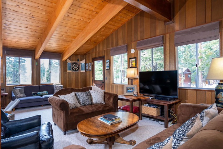 Charming, Renovated Carnelian Bay Cabin - Tahoe City, CA