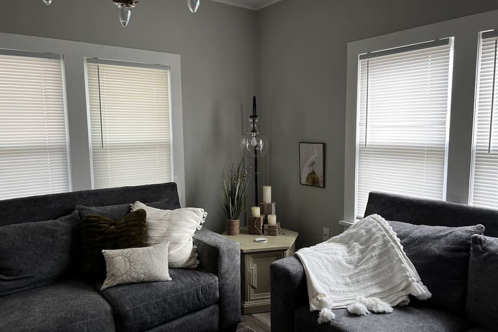Hazelhouse 1920s Beautiful 2bed/1bath, Pet-friendly Wifi - Ponca City, OK