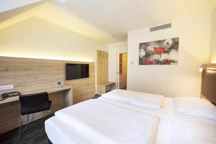 Relaxing Superior Double Room | Perfect For Couples & Getaways - Monschau