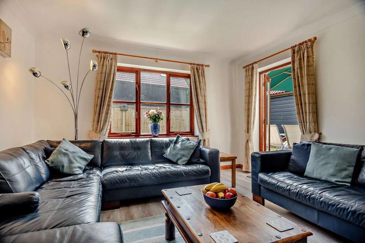 4 Bed In Woodbridge (Oc-s27356) - Woodbridge