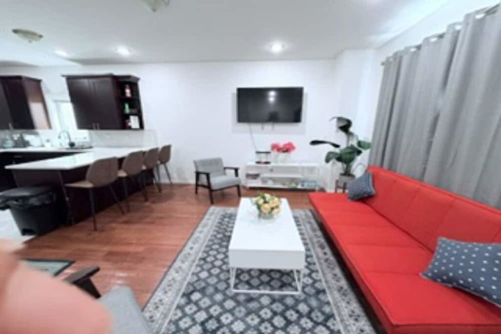 Bright 4-bedroom/2 Bath In Jersey City/near Nyc /Metlife /Parking/sleeps 11 - Secaucus, NJ