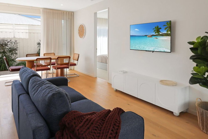Avenue Pool House | Heated Pool & Central Og - Queenscliff