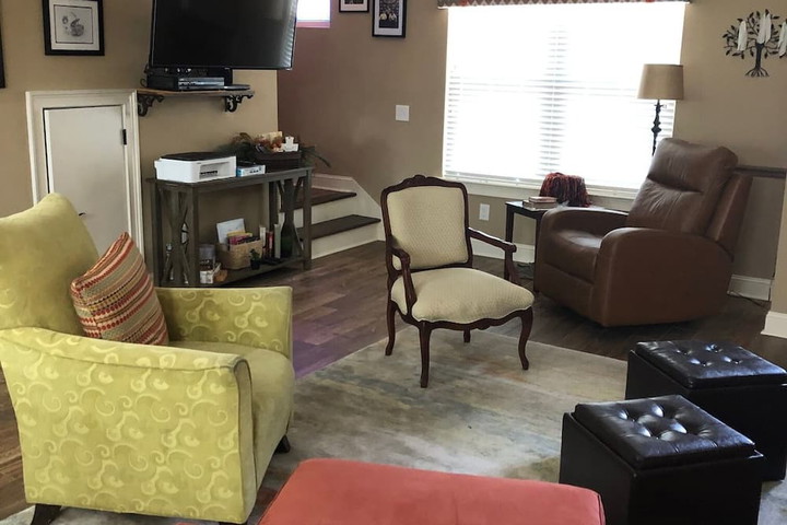High End Townhouse 12 Min Walk To Campus And Downtown - Auburn, AL