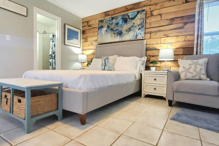 Coastal Retreat & Biking Bliss - Clearwater, FL