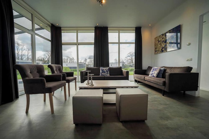 Chalet With 4 Bedrooms And Terrace - Sittard