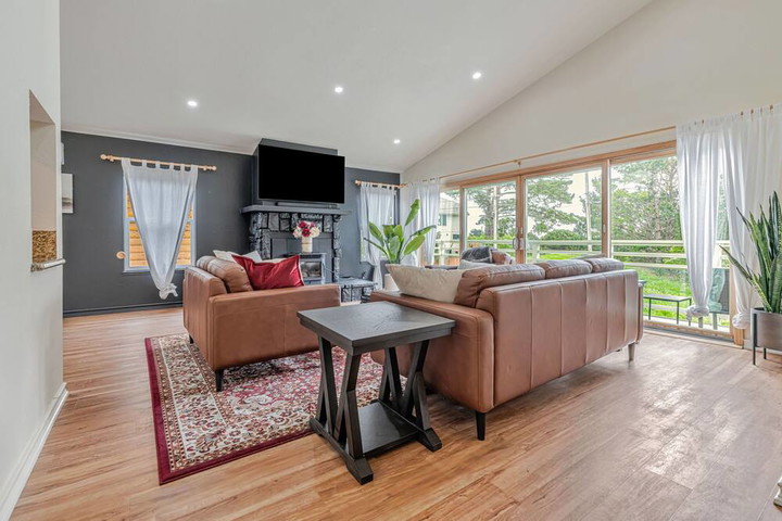 Spacious 4-bedroom House With Ac 10 Mins Walk To Beach, Hiking N Pier & Dogs Ok - Half Moon Bay, CA