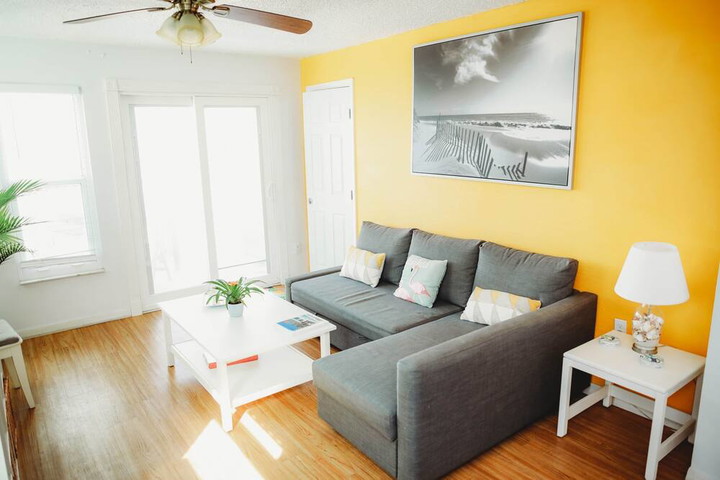 Riverfront*shared Pool*3-minute Walk To Beach (201) - Cocoa Beach, FL