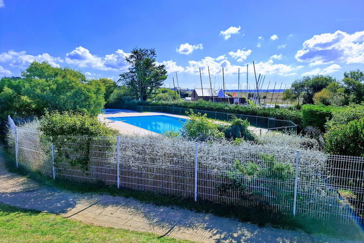 Apartment For 5 With Terrace And Pool Access In Arzon - Saint-Gildas-de-Rhuys