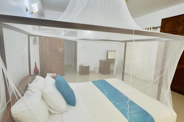 Green House Guesthouse, Clean, Quiet, Secure, Home From Home In Baridhara, Dhaka - Dacca