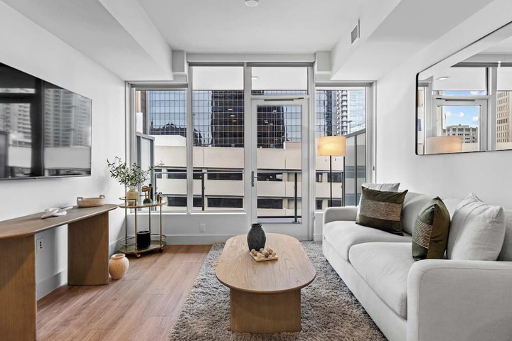 Gaslamp Quarter 1br · Private Balcony & King Bed - Coronado Island, CA