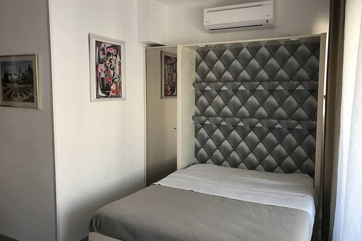 Royal Promenade: Studio Carré D'or With Swimming Pool - Nice