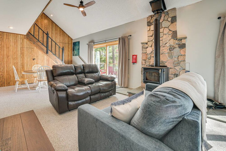 The Birch House Retreat: Near Skiing And Trails - Gaylord, MI