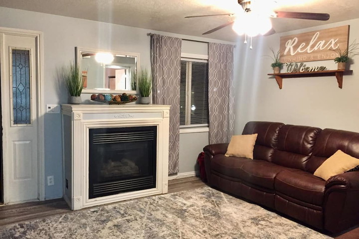 Awesome Valley Views, With All Your Home Needs Plus The Little Extras - Provo, UT