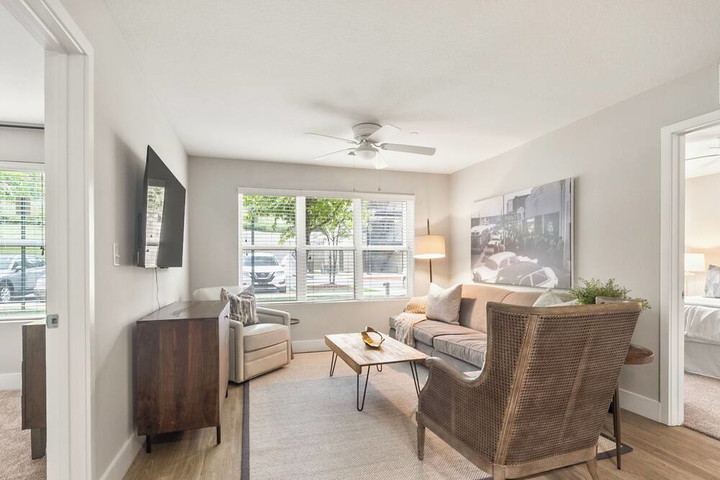 The Melanie 1st Floor Condo With Pool & Gym Access - Tuscaloosa, AL
