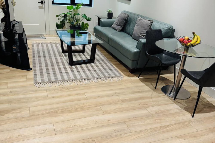 Cozy Two Bedroom Suite - White Rock