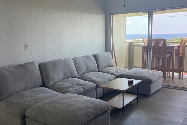 Newly Updated - Stunning Downtown Kona Getaway With Ocean Views - Kailua-Kona, HI