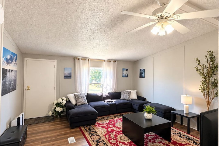 The Simple Comfort Stay, 3br/2ba, Sleeps 6, Near Greenville - Easley, SC