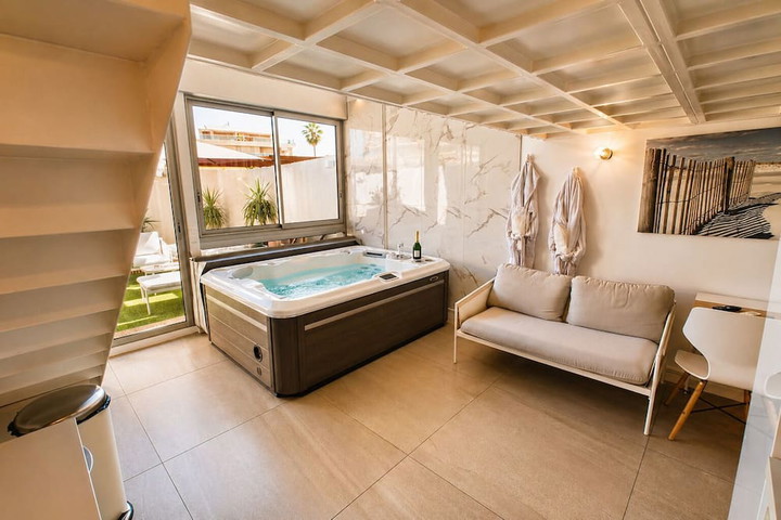 Villa Bono Romantic Suite & Private Jacuzzi - Nice