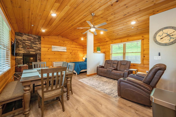 Cozy Cabin W/ Arcade, Deck & Fire Pit - Maryland (State)