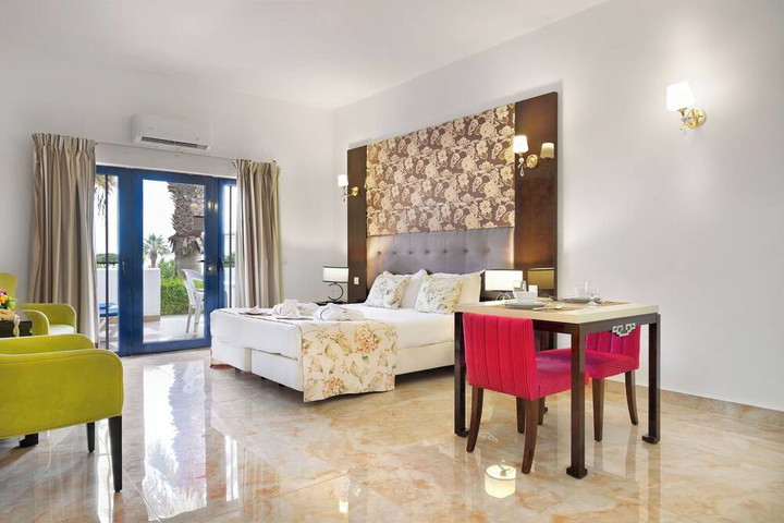 Comfortable And Memorable Beachfront! Stay! Indoor & Outdoor Pool, Free Parking! - Albufeira