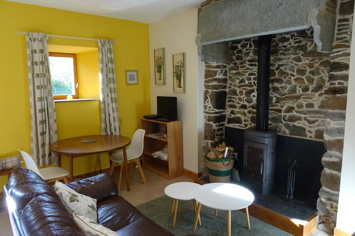 Gîte Chèvrefeuille - Pen Ar Voas: Terraza Privada, Jardín Compartido Y Wi-fi - Locquirec