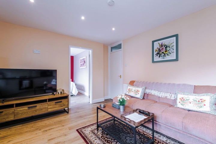 Stylish 2-bed Bungalow · Royal Oldham Hospital - Rochdale