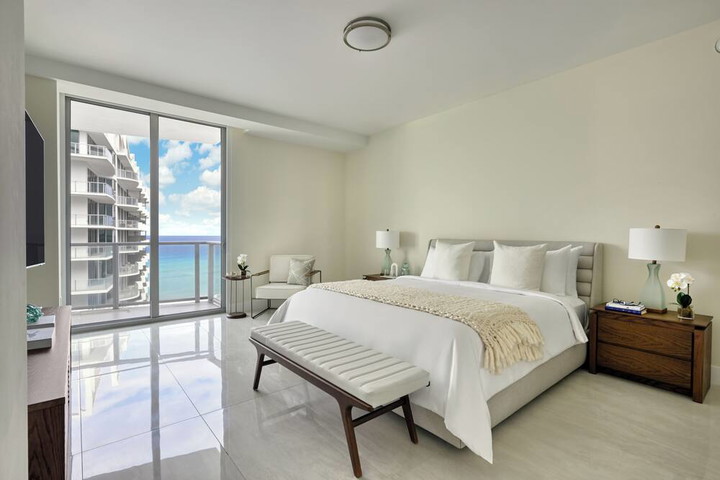 Luxury Beachfront Fully Furnished Wellness Residence In Singer Island!! - Riviera Beach, FL