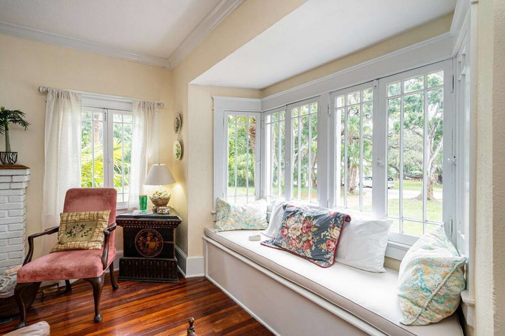 Lotus · Oriental Charm Near Downtown And River - Melbourne Beach, FL