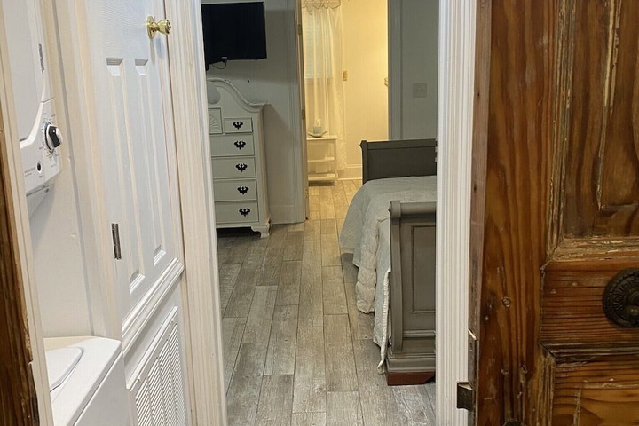The Little Manor On 7th, Secluded Cottage Moments From Historic Downtown Laurel - Laurel, MS