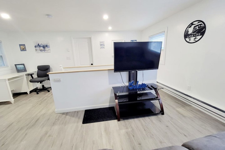 4 Bedroom Lake Hopatcong Lakehouse With Kayaks And Paddleboat - Sparta Township, NJ