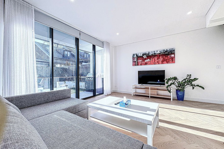 Modern 3br Townhouse / Sleeps 10 / 2-car Garage - Hornsby