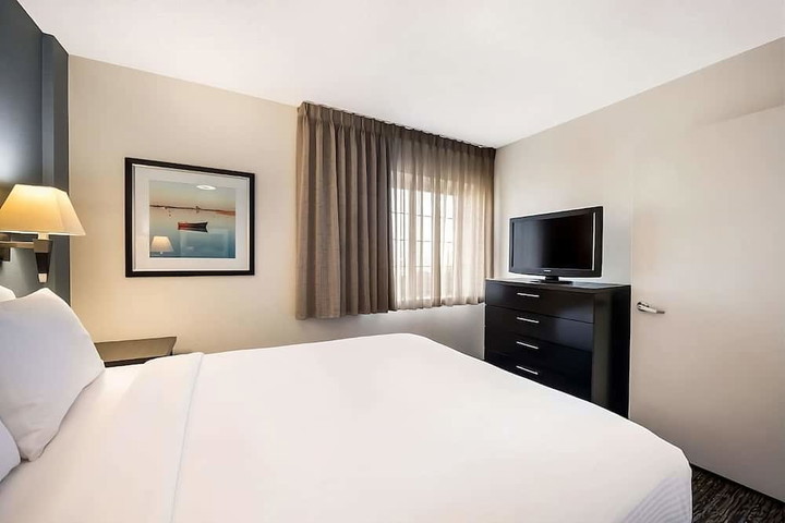 Central Baltimore Gem, Kitchen, Pet-friendly Property, Explore Inner Harbor! - Glen Burnie, MD