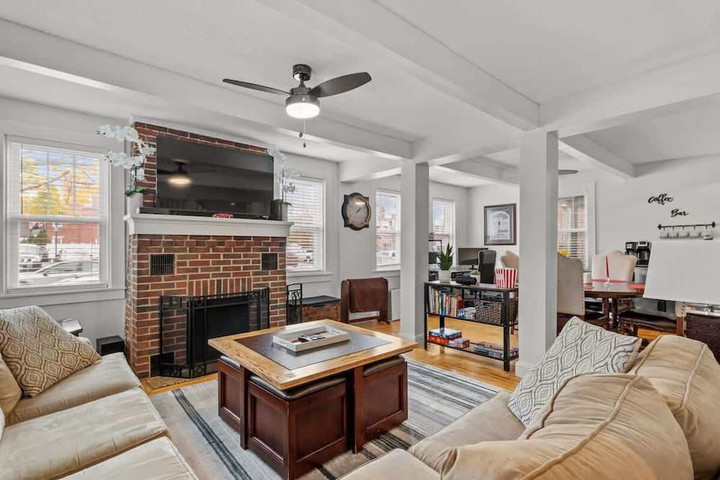Charming & Historic 2br Oasis In Downtown Luxury - Manchester, NH