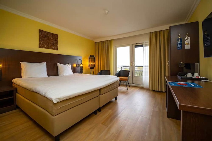 Urban Comfort Meets Coastal Relaxation! Free Breakfast, Sea View! - Groede