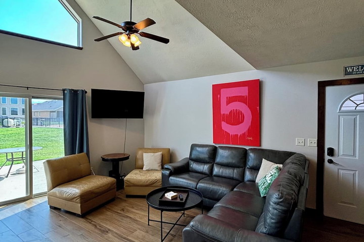 Cozy Okoboji Vacation Home At Bridges Bay Resort - Backs To Pool! #118 - Okoboji, IA