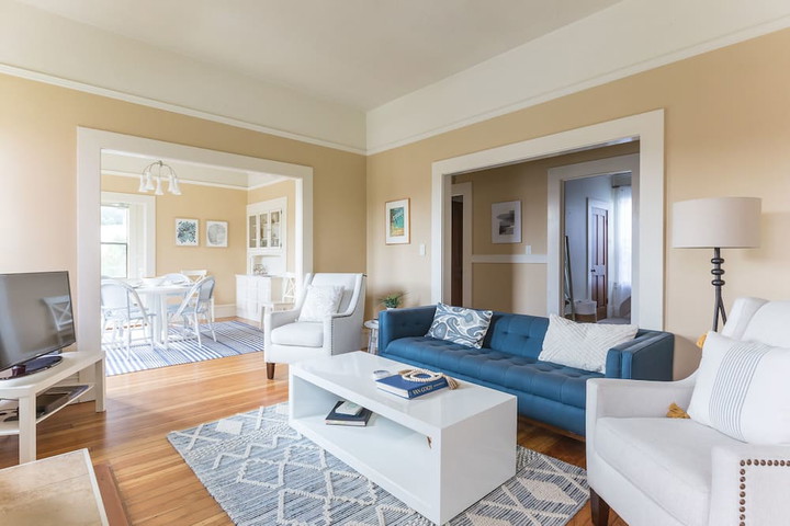 Uptown In Downtown Mill Valley!  The Only 3bd/2ba In The Heart Of The City! - San Anselmo, CA